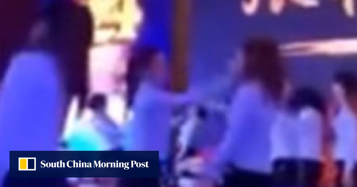 Chinese staff made to slap each other on stage at company’s anniversary ...
