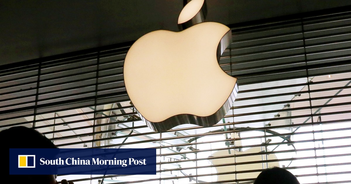 Smoke from mobile phone battery sends two Hong Kong Apple store ...