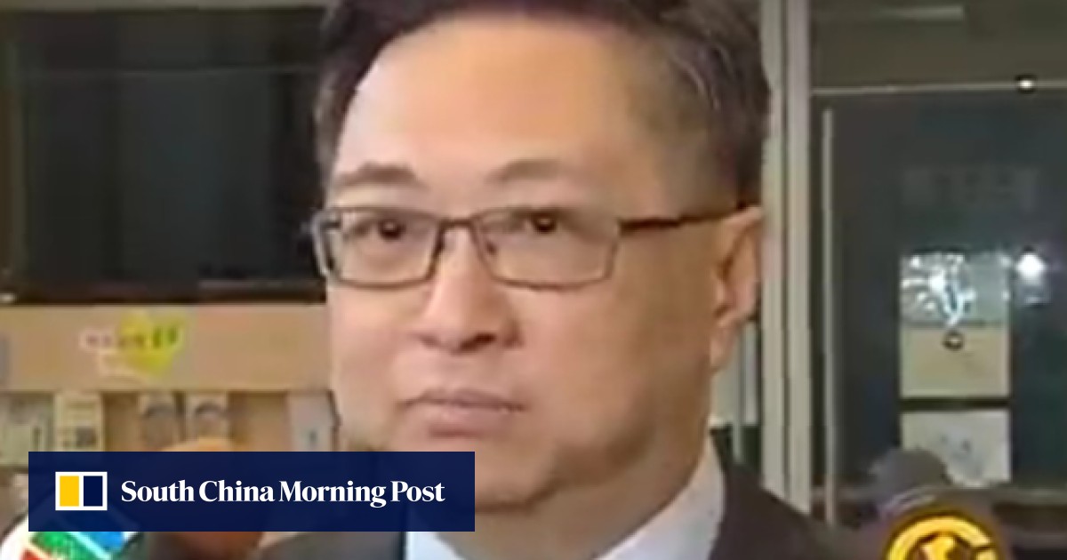Drunk Man Snatches Hong Kong Policemans Gun And Fires Three Shots