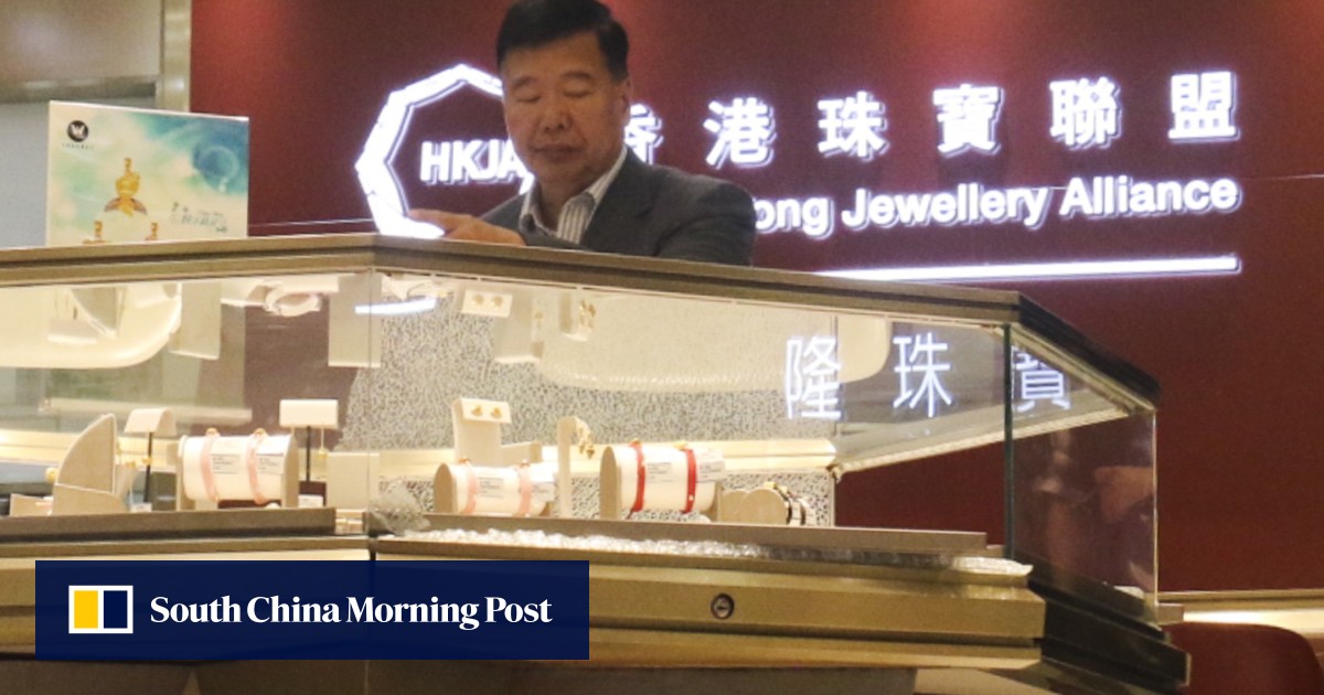 Gang ‘prised open shutters and used sledgehammers to smash cabinets’ in ...