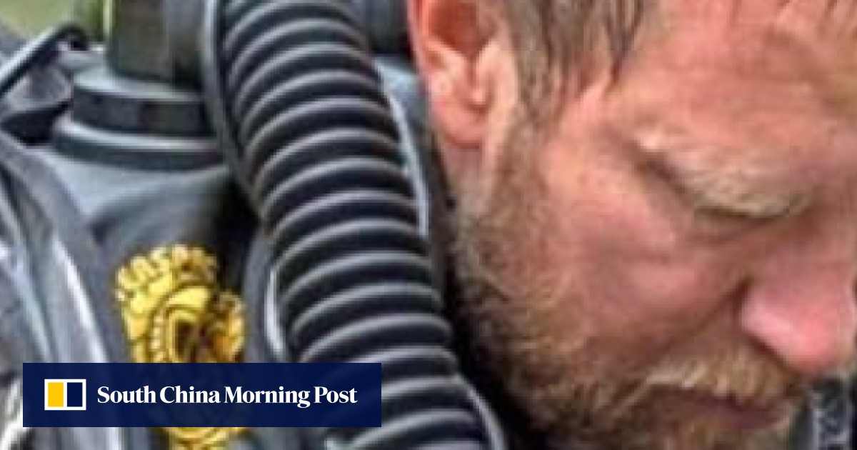 Heroic doctor Richard Harris, last to exit Thailand cave, emerges to ...