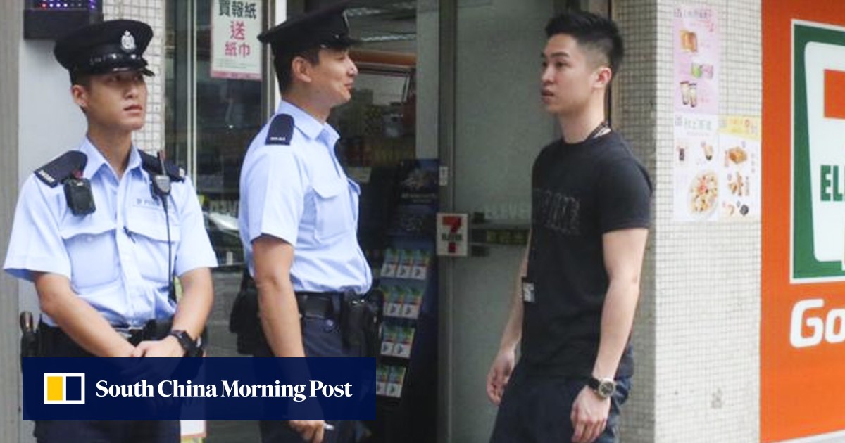 Bungling robber flees empty-handed from Hong Kong 7-Eleven after staff ...