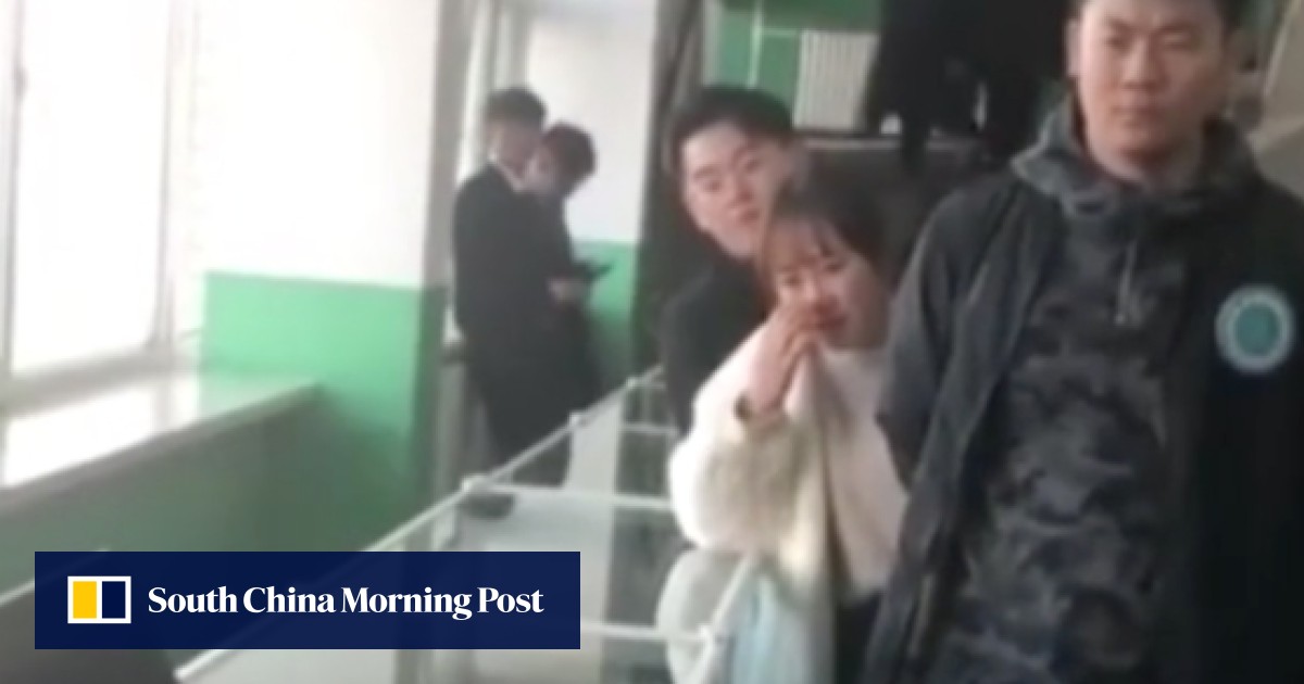 Chinese students have invented a device to turn book pages by blinking ...