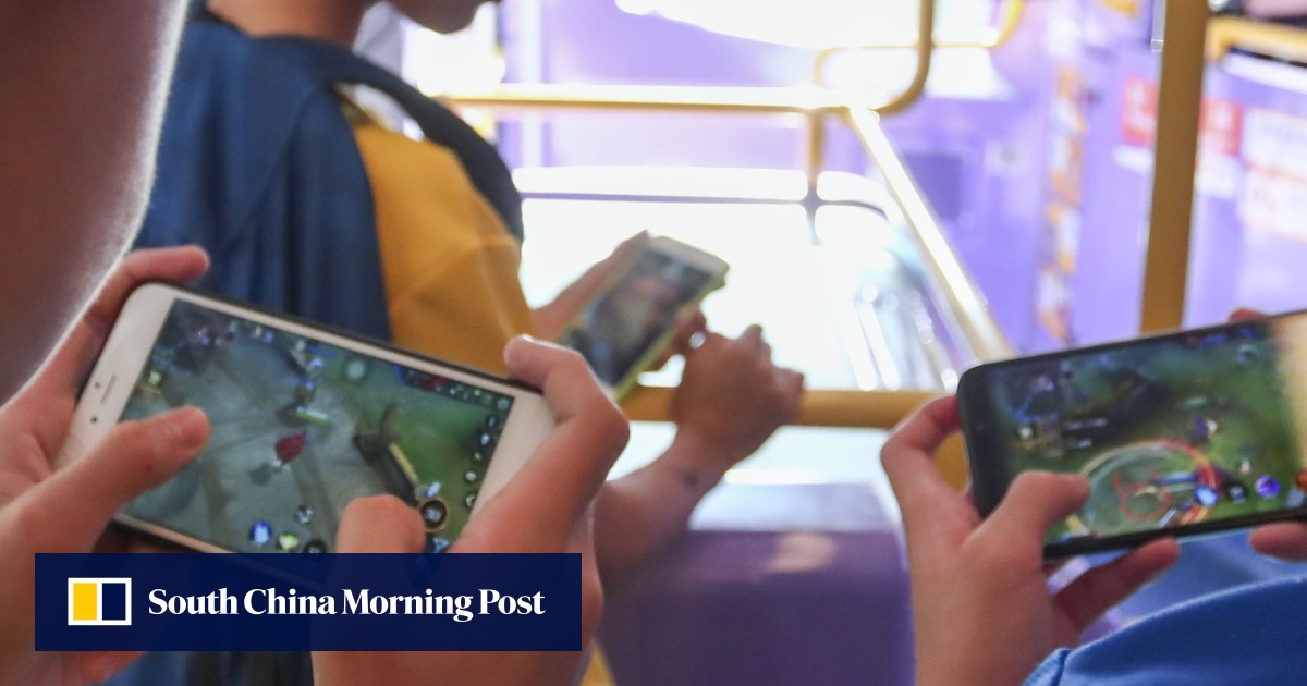 A wacky video game about throwing people off the roof is a hit in China ...