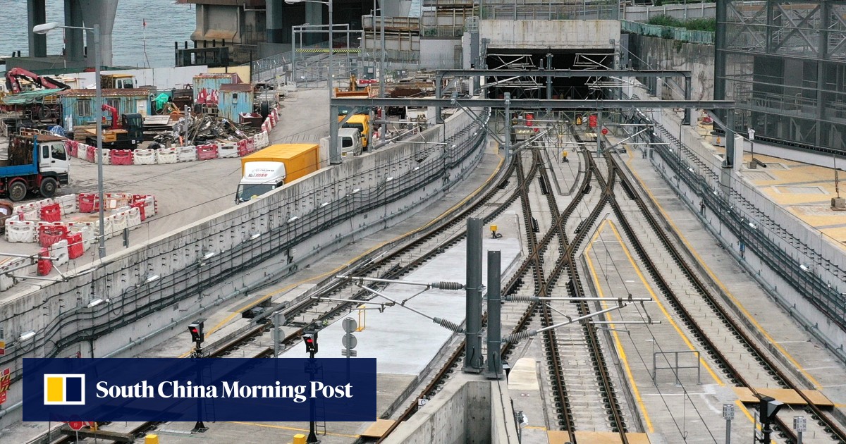 Hong Kong engineers split over conclusion rail platforms at centre of ...