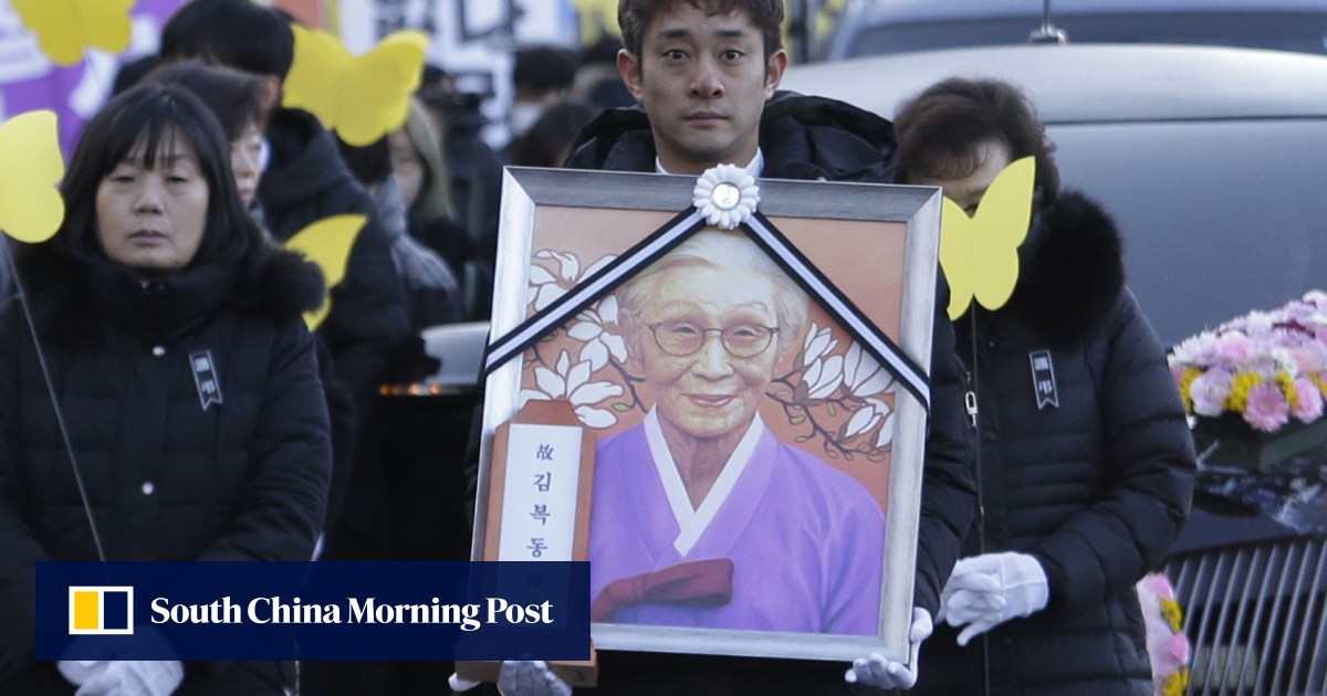 South Koreans Mourning Wartime Sex Slave Kim Bok Dong March On Japanese Embassy In Seoul South