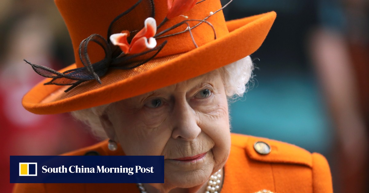 Britain’s Queen Elizabeth uses Apple iPad to make her first Instagram ...