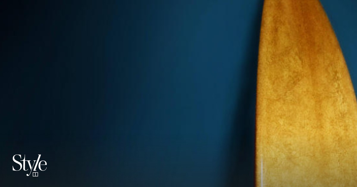 24ct gold surfboard 'The Aureus' ensures a smooth ride and a cool look ...