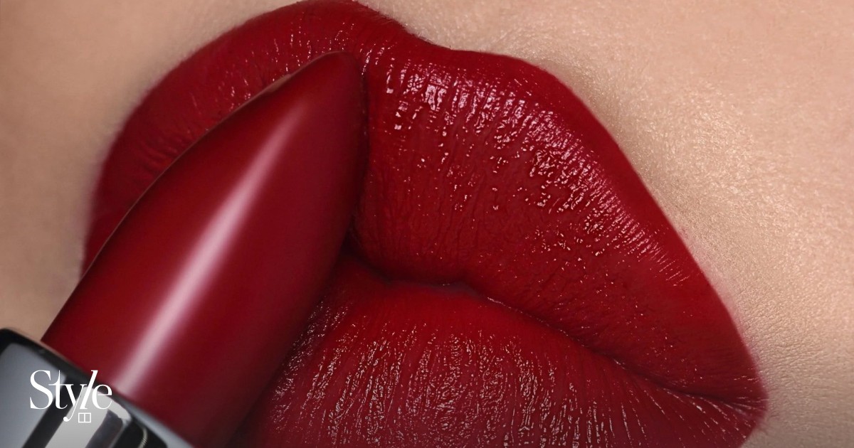 thick red lipstick