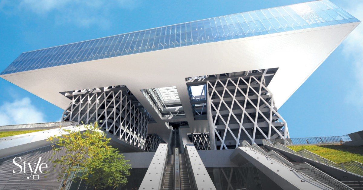 Chanel reveals its upcoming Hong Kong show location and gets ready to ...