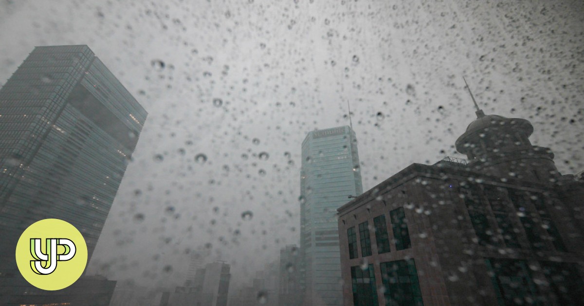 Hong Kong Observatory Issues Thunderstorm Warning Forecasts Wet And
