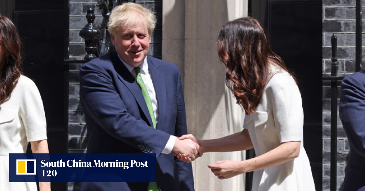 Awkward Boris Johnson-Jacinda Ardern handshake goes viral: ‘It looked ...