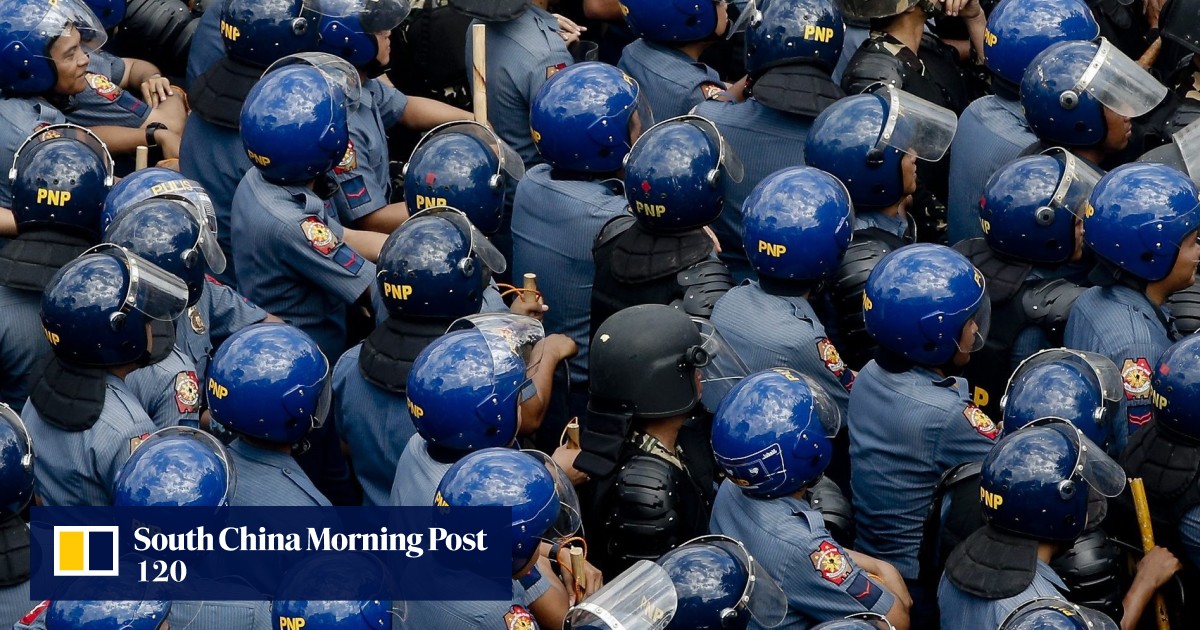 Philippines to deploy hundreds of riot police to keep tourists away ...