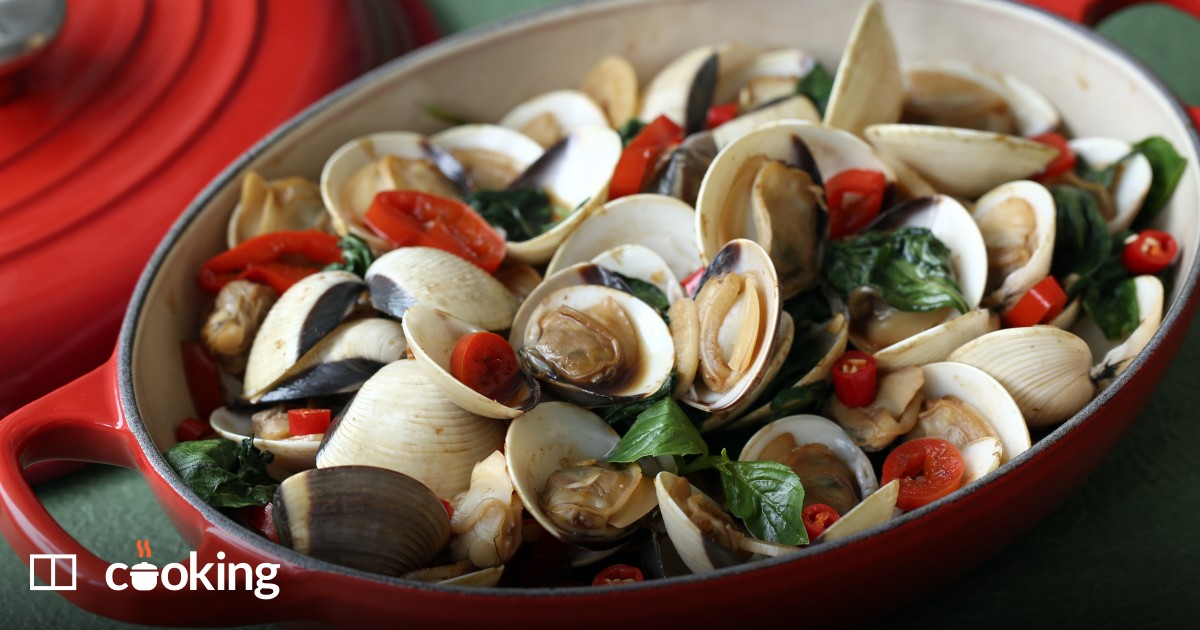 Quick and easy Thai clams with garlic and chillies - recipe | SCMP Cooking