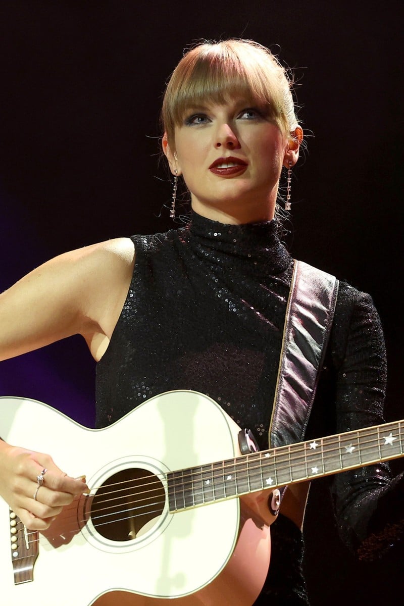 Taylor Swift becomes first artist in history to occupy top 10 spots of ... Taylor Swift becomes first artist in history to occupy top 10 spots of ...
