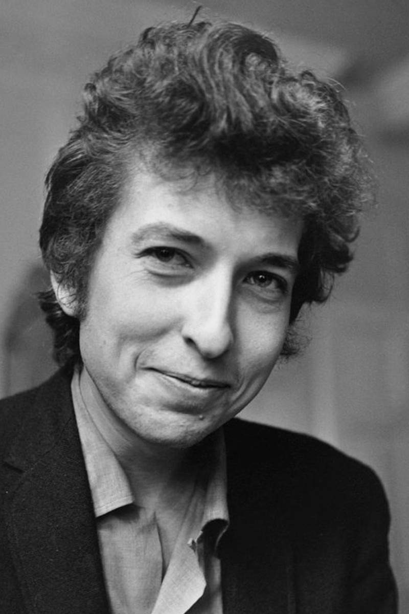 Tracking the evolution of song lyrics: from Bob Dylan to Drake, study finds music has become ...