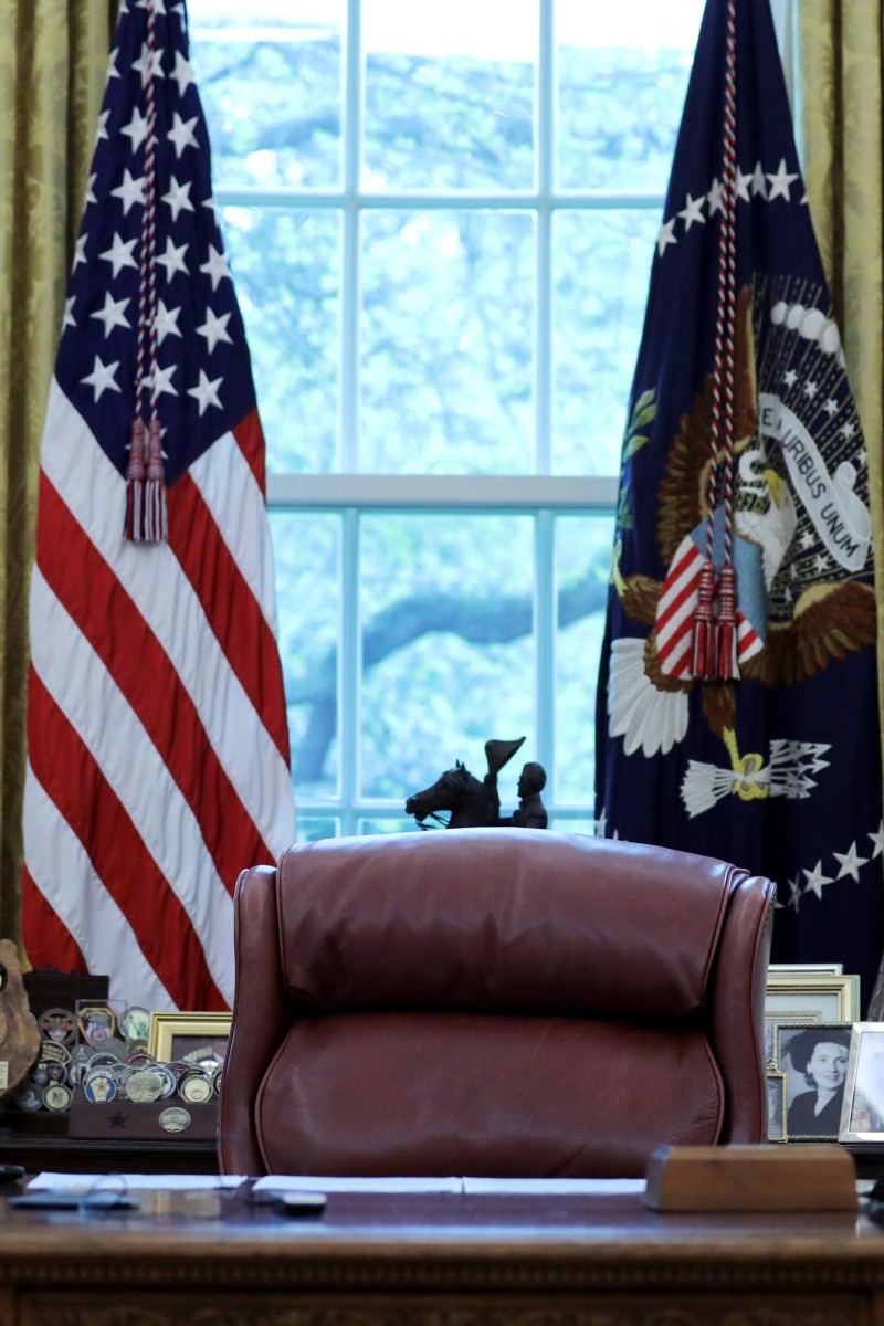 Will Trump end tradition of handwritten presidential notes to successor ...