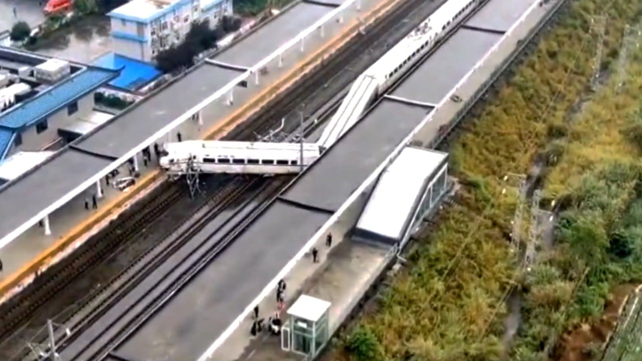 Driver in deadly Spain train crash blamed for crash by former safety ...