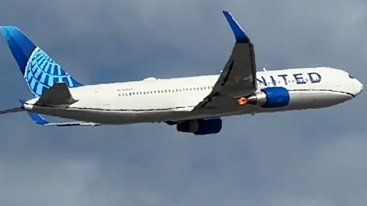Departing United Airlines plane makes emergency landing in Hong Kong ...
