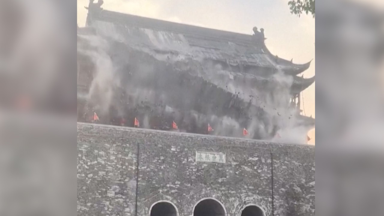 Collapse of historic Chinese building’s roof revives concerns about ...